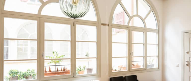 Holzfenster mit Sprossen von Fenster Schmidinger