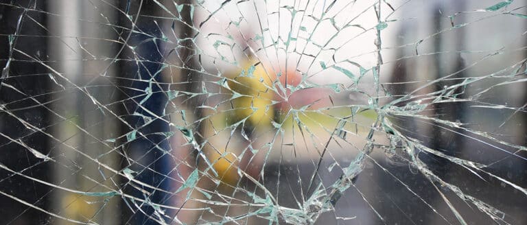 Was ist bei einem Glasbruch zu tun? | Glaserei in Oberösterreich